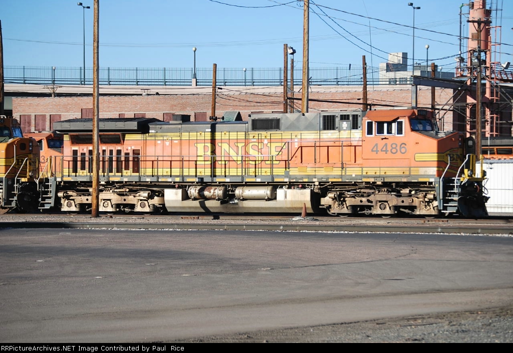 BNSF 4486